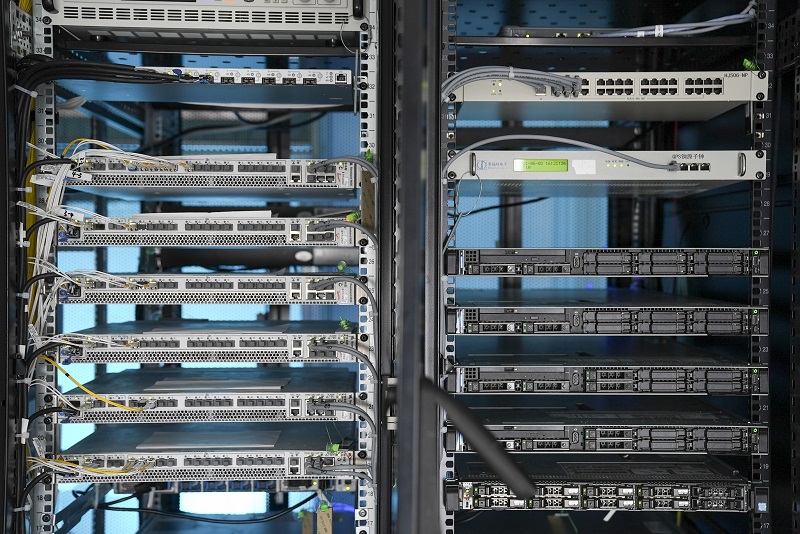 How Does OPPO Use AI and Robotics to Empower Product Innovation? | OPPO ...