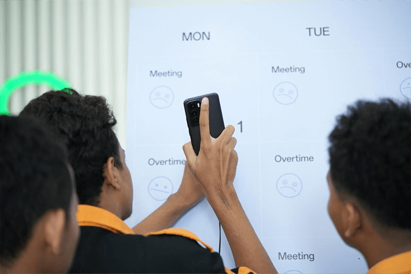 SMKN 4 Tangerang Mengenal Produksi Smartphone di Pabrik OPPO | OPPO ...
